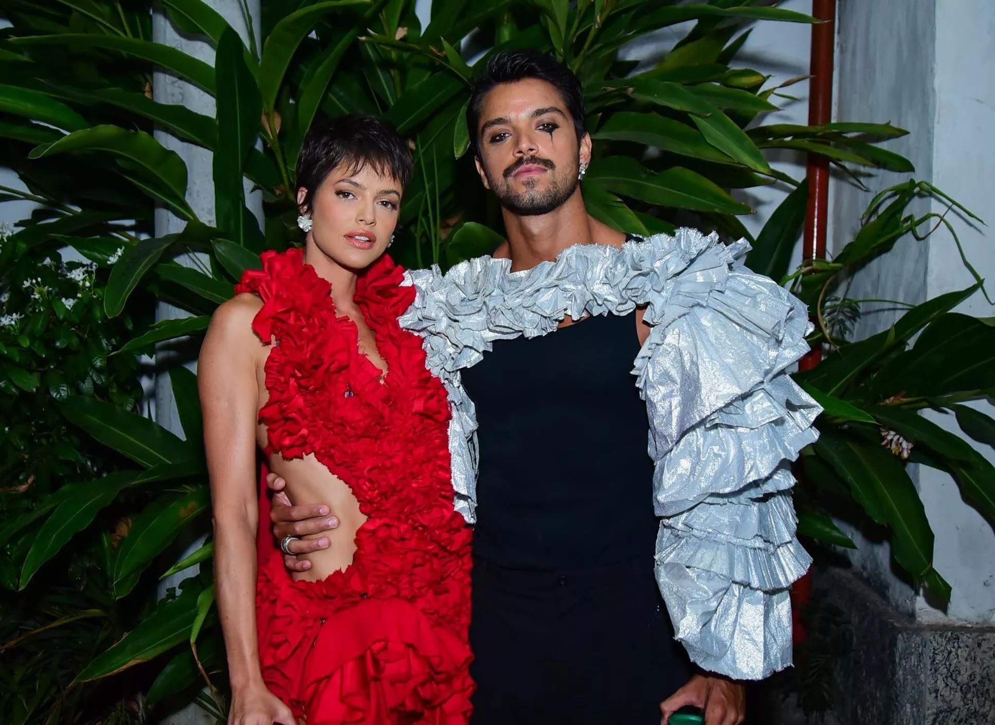 » O Romance no Carnaval de Agatha Moreira e Rodrigo Simas: Uma Noite de ...